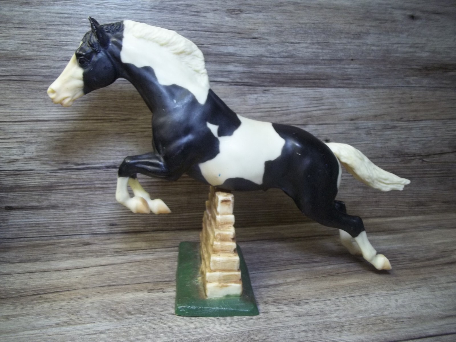 Breyer toy jumping horse black & white horse but 1 black and 1 blue eye Z22 | eBay
