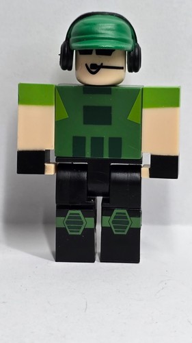 Roblox TOWER DEFENSE SIMULATOR Scout Action Figure Loose No Code Green ...