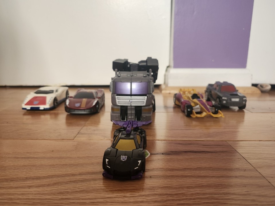 Transformers Combiner Wars Menasor With Upgrades Missing Original Guns ...