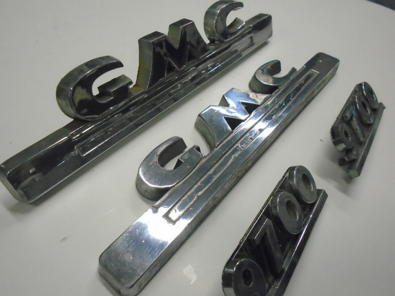 1947-1953 GMC Truck Hood Side Emblems 9700 | Set of 4 | 2223966 ...