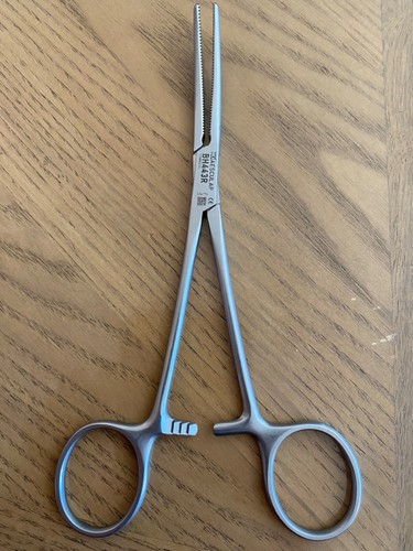 Aesculap BH443R Surgical Curved Forceps Artery Clamp Tool ribbed jaws ...