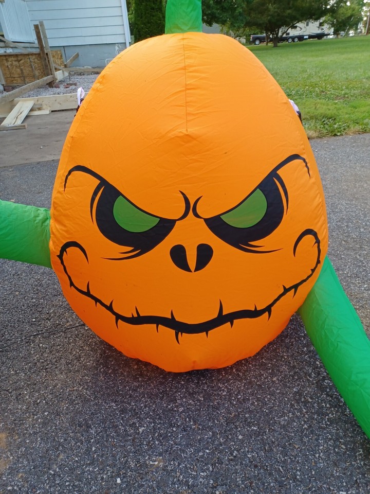 Gemmy 4 ft Reaching Pumpkin Monster Halloween Airblown Inflatable led ...