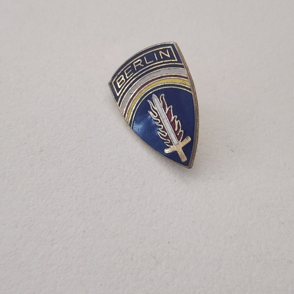 US Army Berlin Wall Crisis Pin USCOB/USAB Brigade Checkpoint Charlie ...