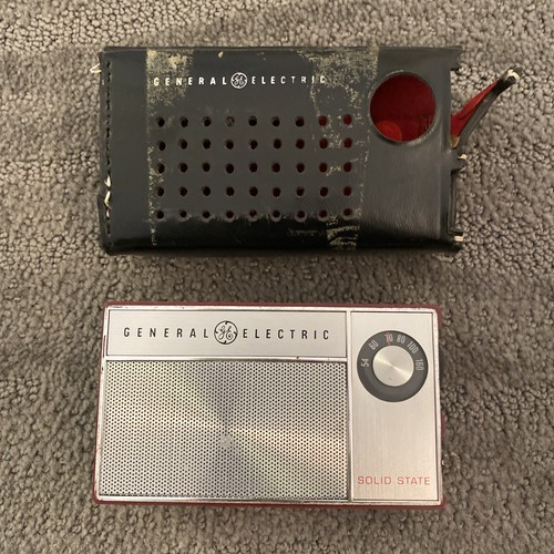 Vintage General Electric model P1760 AM Transistor Radio Playing ...