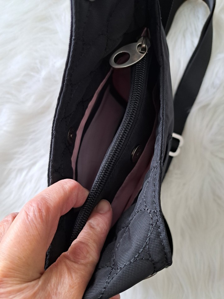 Sm deluxe Mosey blk nylon bag | eBay