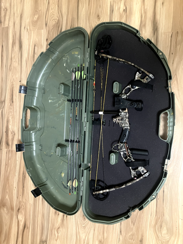 Martin Cheetah SE Compound Archery Bow with Case & Arrows | eBay