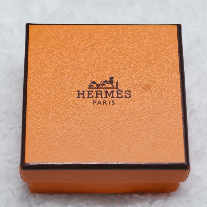 HERMES Scarf Ring Loop Charms Cadenas Gold Plated with Box New | eBay
