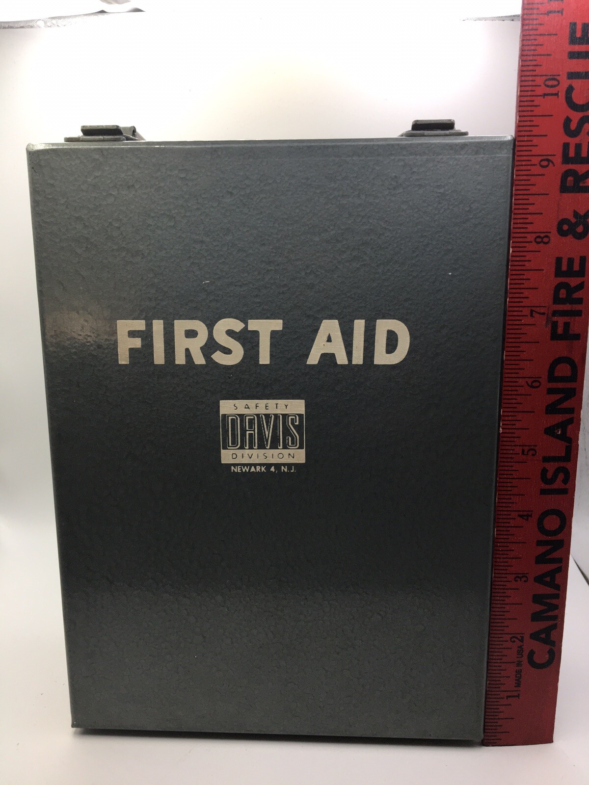 Antique Military WWII First Aid Kit Davis Safety Division W/6 Unused ...