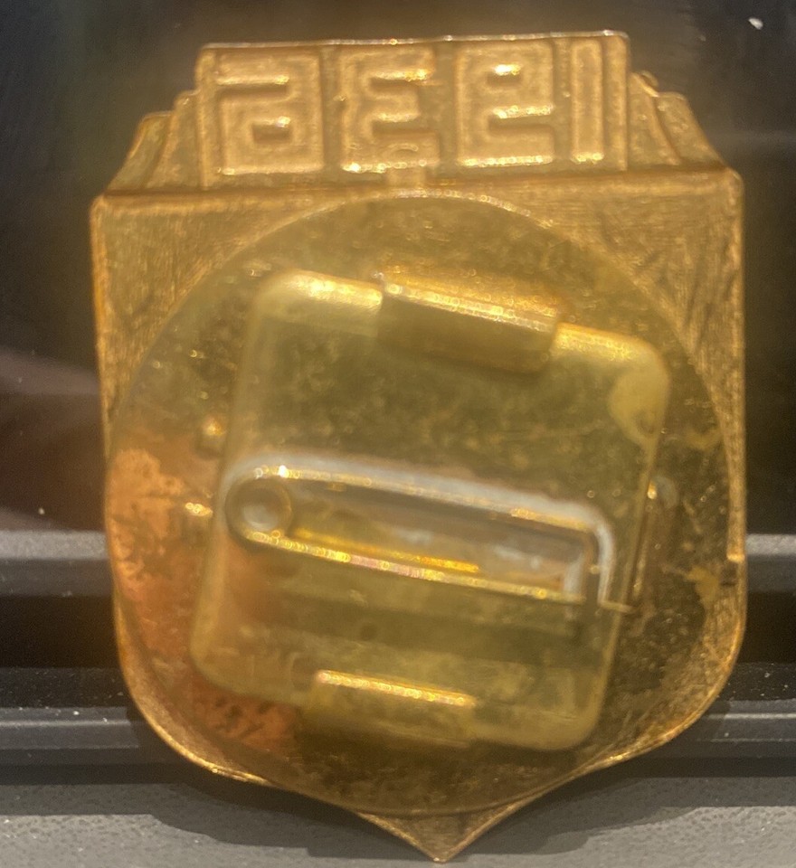 Little Orphan Annie Radio Show Decoder Badge Pin w Secret Compartment ...