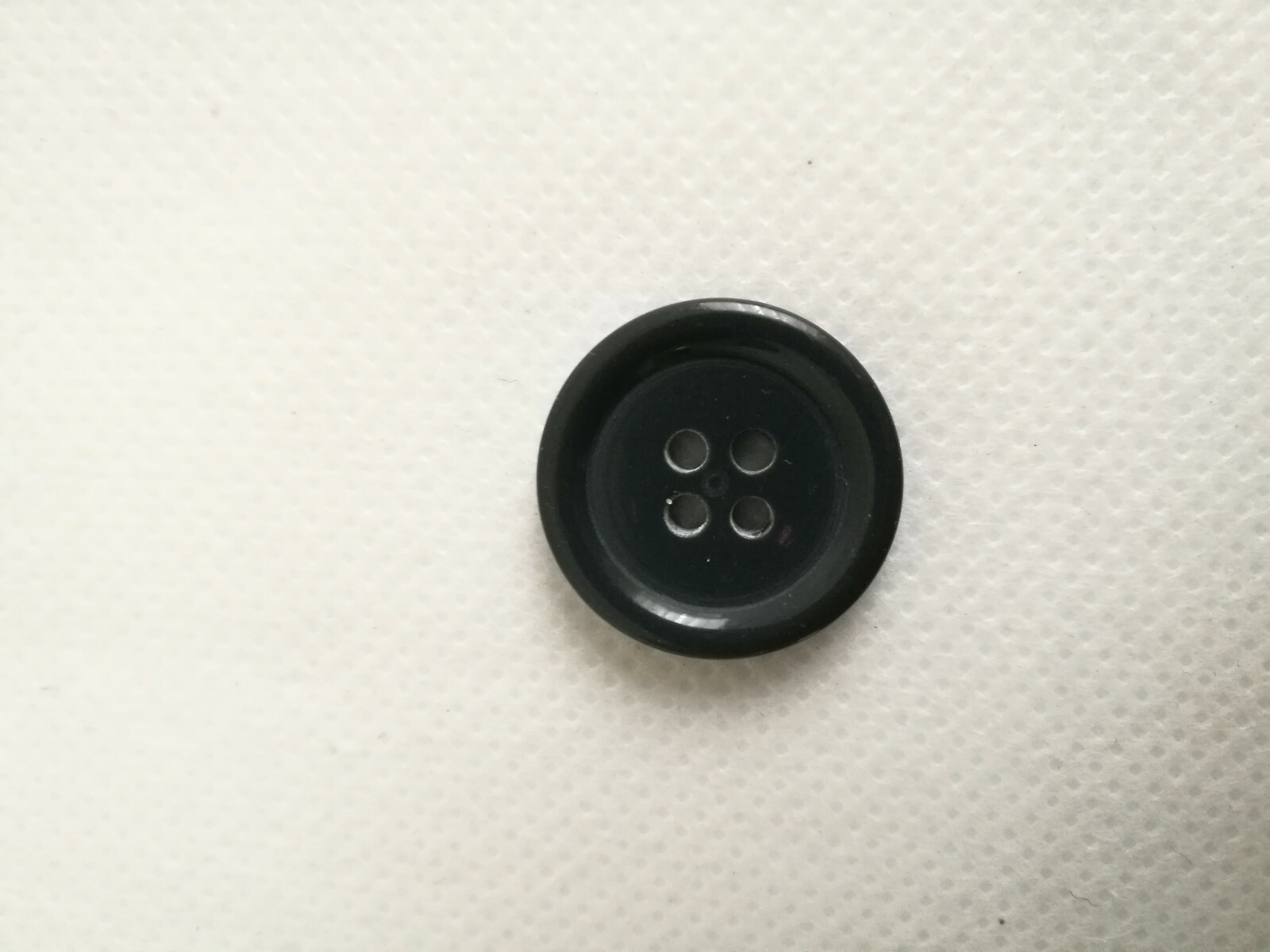 Coat button Round - 4 hole novelty buttons - 6 sizes - 11 colours ...