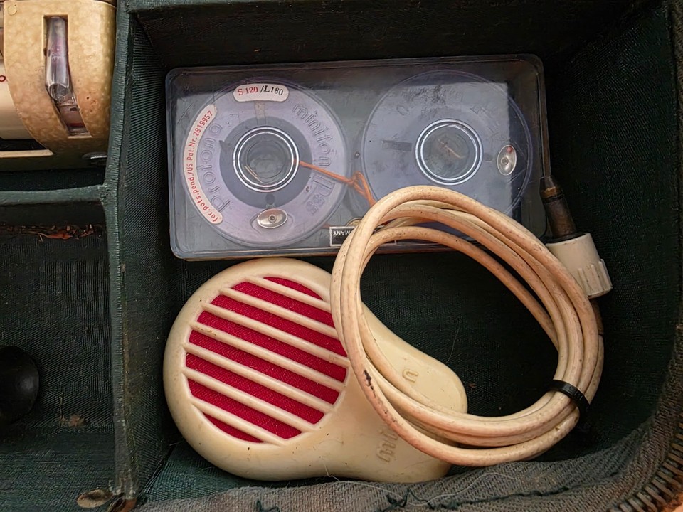 MINIFON PROTONA P55 COLD WAR SPY RECORDER KIT w/ BRIEF CASE PAPERWORK ...