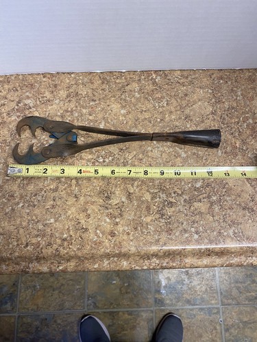 Vintage spring loaded Fish Frog Fishing Gaff Grabber Grapple Works ...