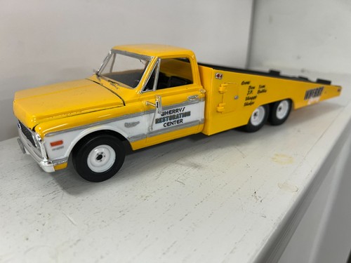 AMT- 1972 Chevrolet Racers Wedge- built- Yellow-white/Black interior 1/ ...