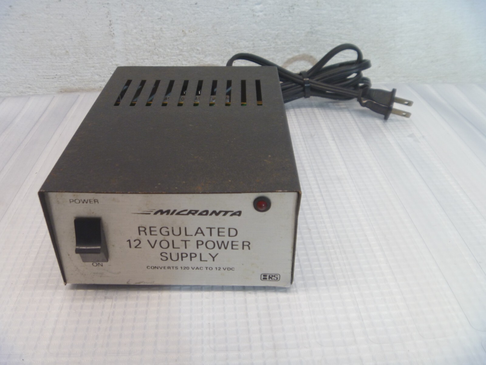 Vintage Micronta Regulated 12 Volt Power Supply #22-124A 13.8VDC-2.5A ...