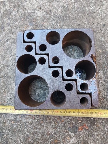 1 pair 2pc symmetrical steel holed wedge-blocks H X W X Thickness 5 1/2 ...