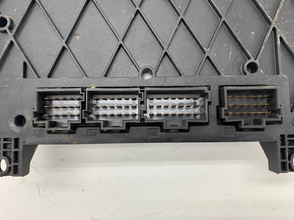 Freightliner Fuse Box PDM SAM CABIN A06-75981-002 removed from a 2016 ...