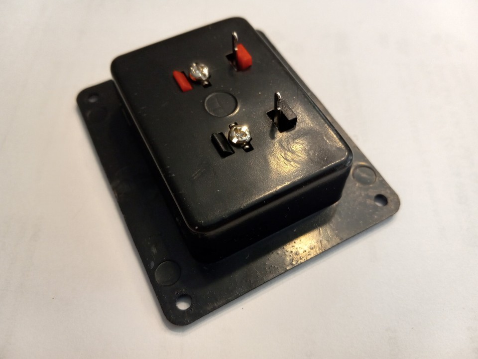 Recessed Push-Terminal Speaker Wire Connector Panel With Red & Black ...