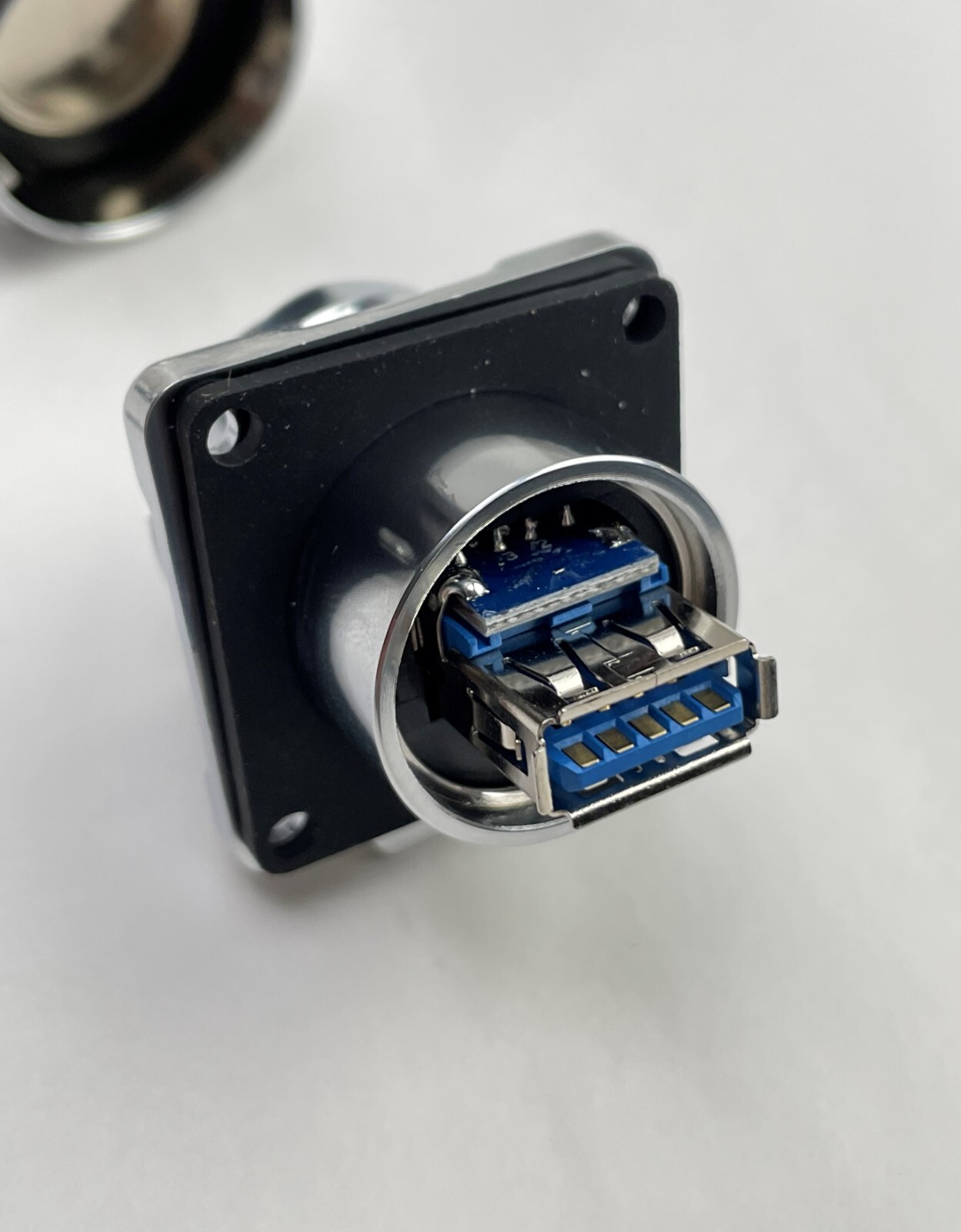 2 Cnlinko DH-24-J-USB3-213-SX-43-402 DH-24 USB 3.0 Socket Chassis ...