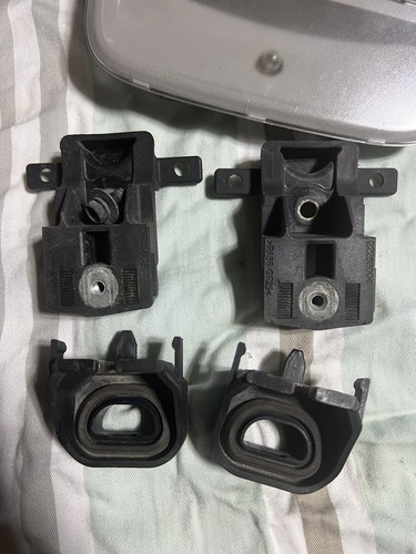 12-17 Chevy Caprice / SS Radiator Upper Bracket Insulator 92265004 ...