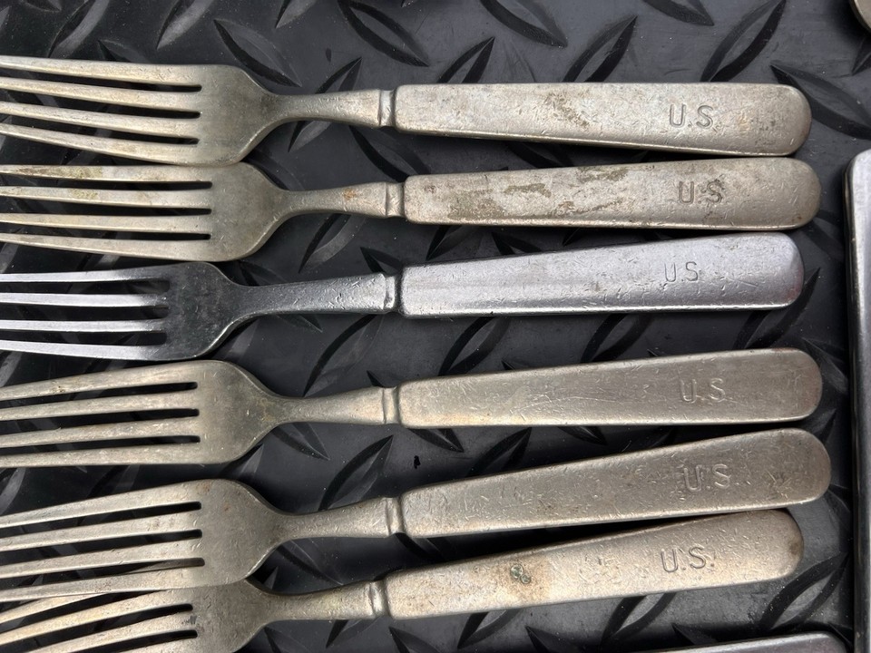 US MILITARY UTENSILS- 29 PIECES FORKS SPOONS KNIVES STAINLESS, SILCO OC ...