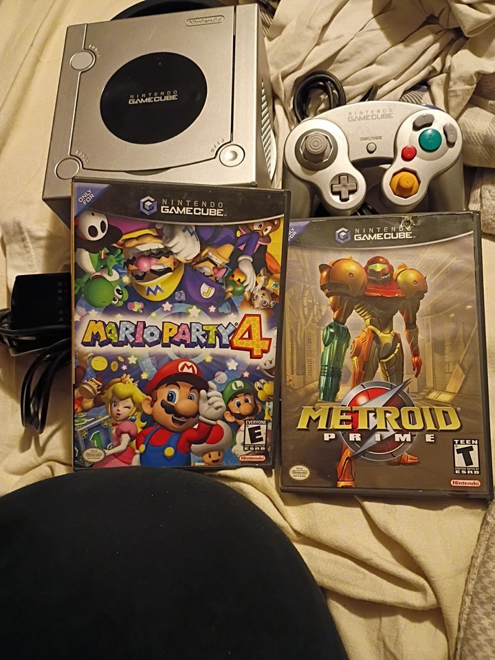 Nintendo GameCube In Amazing Shape. Includes 2 Rare Game's. A Collector ...