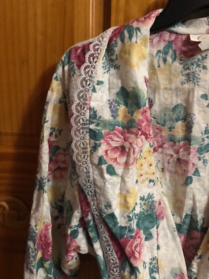 CACHET IVORY/RED WITH LACE TRIM VINTAGE FLORAL ROBE , Size M New NO ...