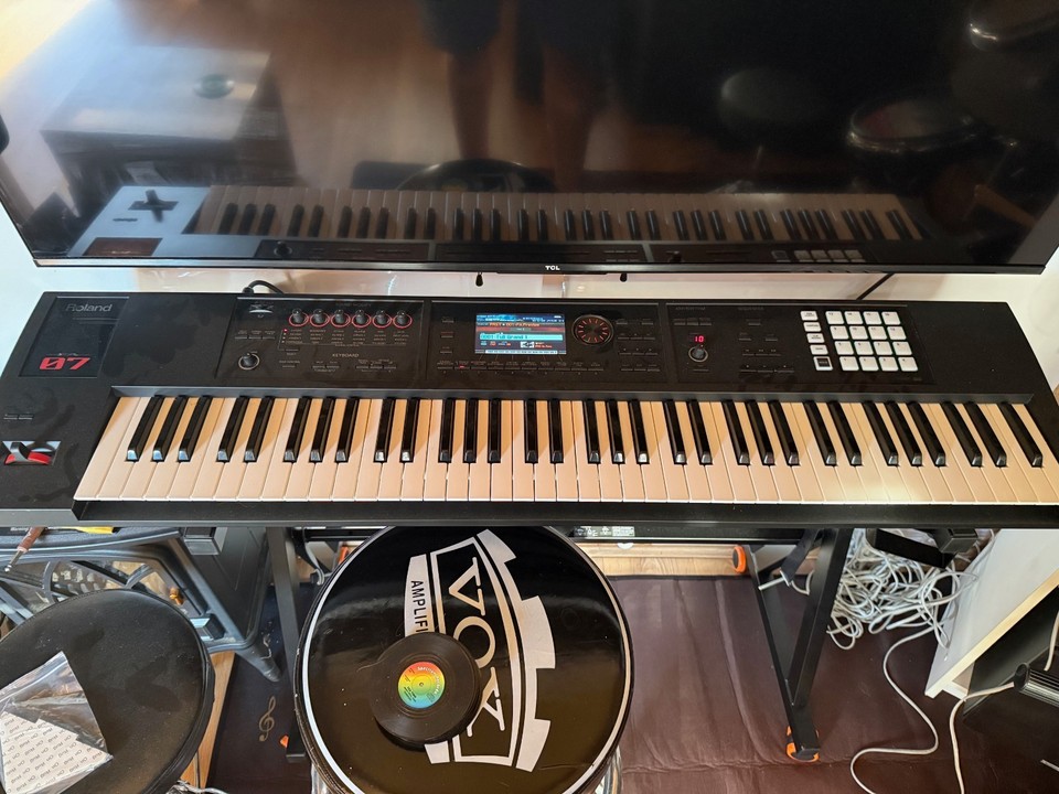 Roland FA07 Fantom Synth | eBay UK