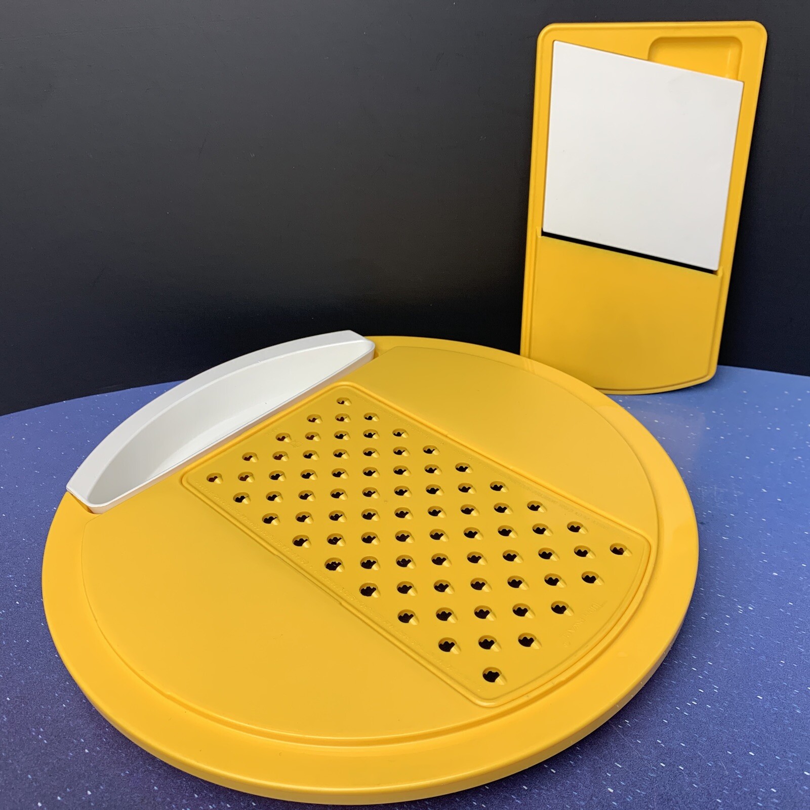 No Board TUPPERWARE Vintage Kitchen Work Unit Slicer Shredder Grater 5 ...