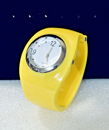 AVON 2009 Quartz Women's Hinged Cuff Watch Clamper Yellow 6 1/4" READ👀 ...