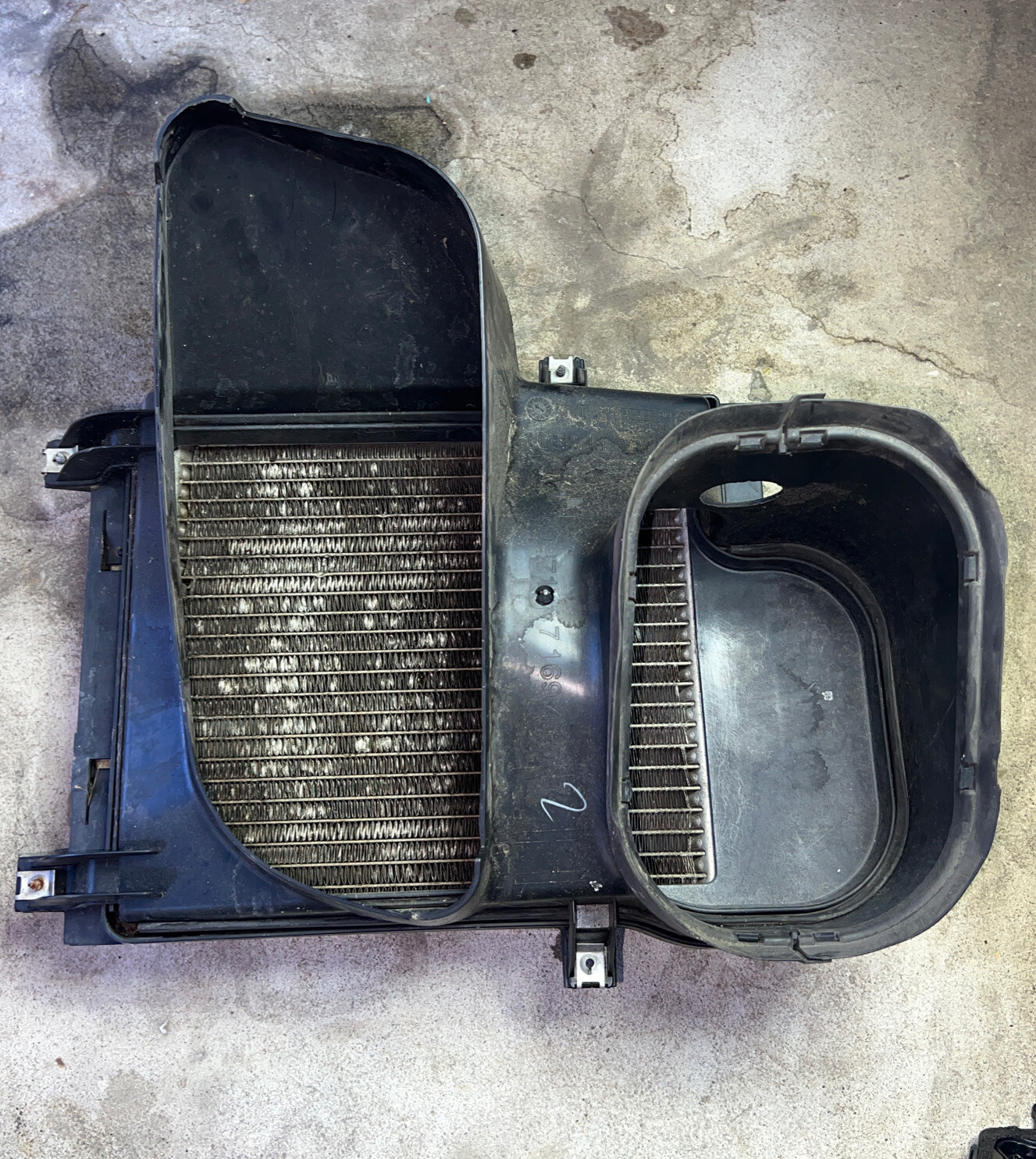 BMW X5 E70 LEFT WATER COOLER RADIATOR OIL COOLER AIR DUCT | eBay