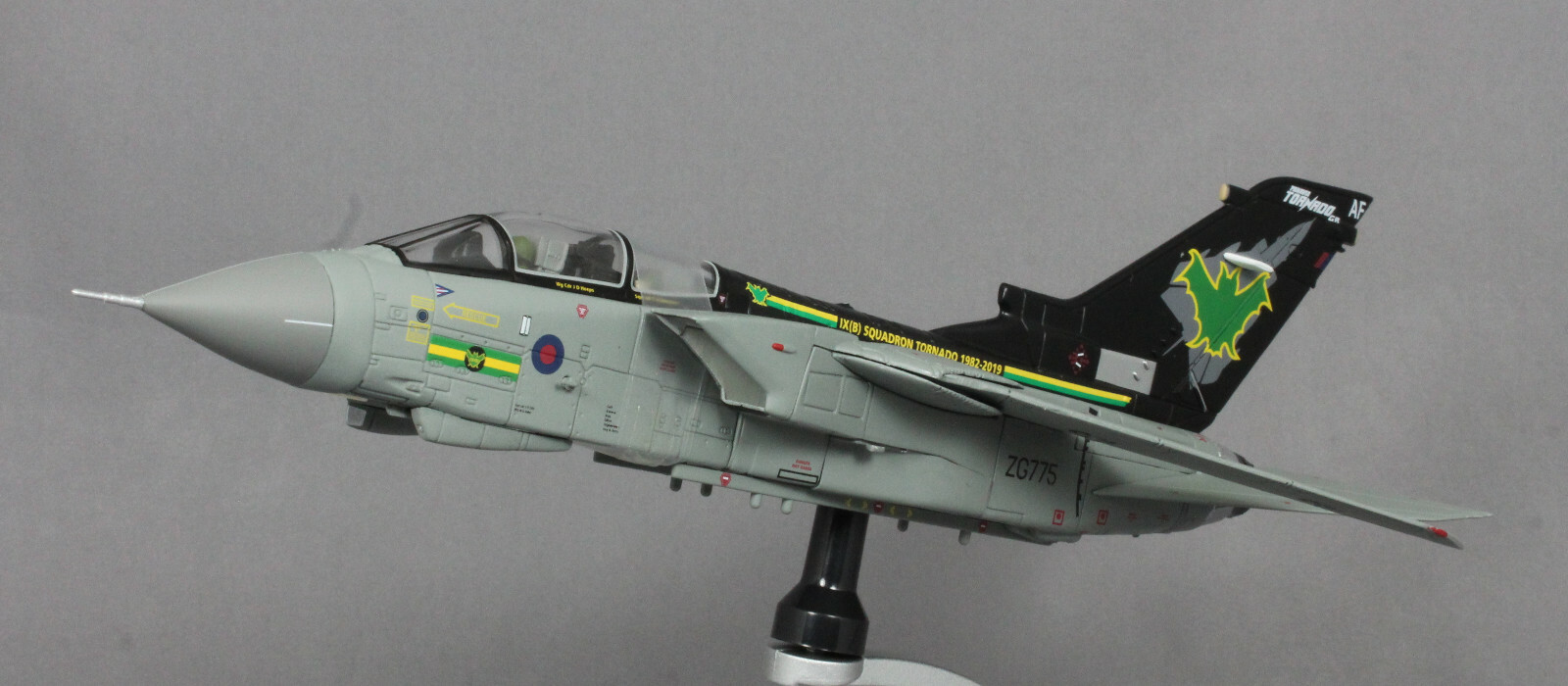 1 72 Panavia Tornado GR4 ZG775 by Corgi AA33620 Model Aircraft ...