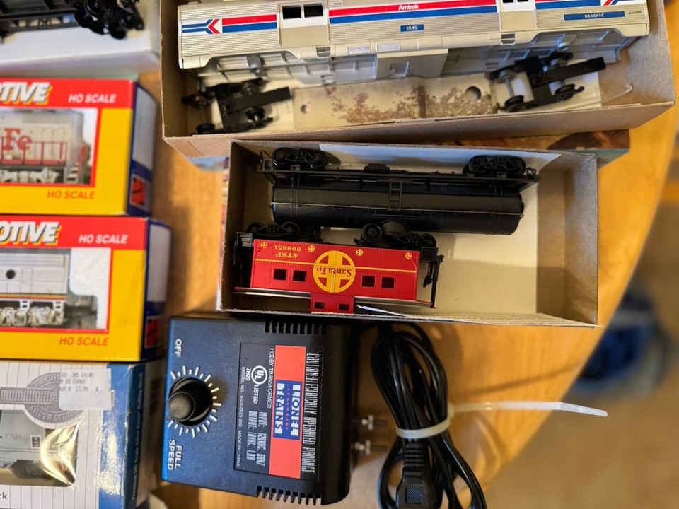 Model Trains LOT Diesel Engines Bachmann Atheann Lionel Cars Track ...