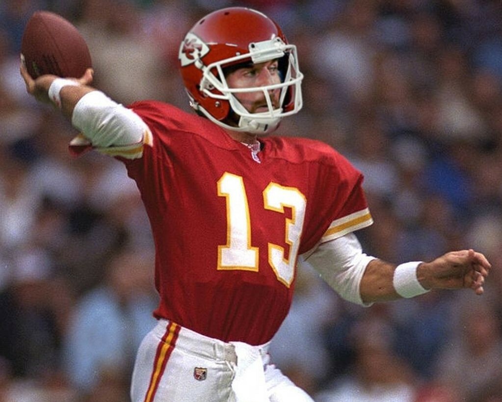 STEVE BONO 8X10 PHOTO KANSAS CITY CHIEFS KC PICTURE NFL FOOTBALL CLOSE ...