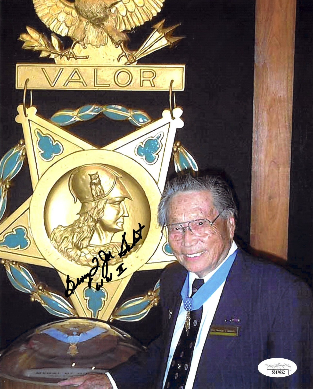 George Taro "Joe" Sakato signed WWII Medal of Honor 8x10 Photo DSC/Army ...