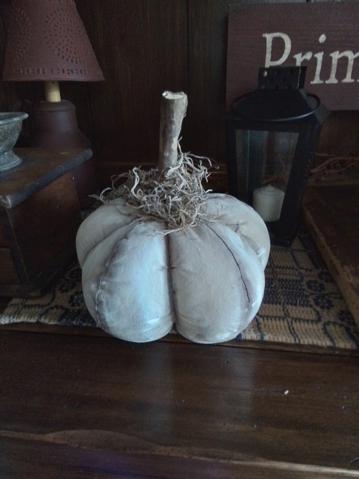 Primitive fall pumpkins, pumpkins, fall pumpkin, white pumpkin ...