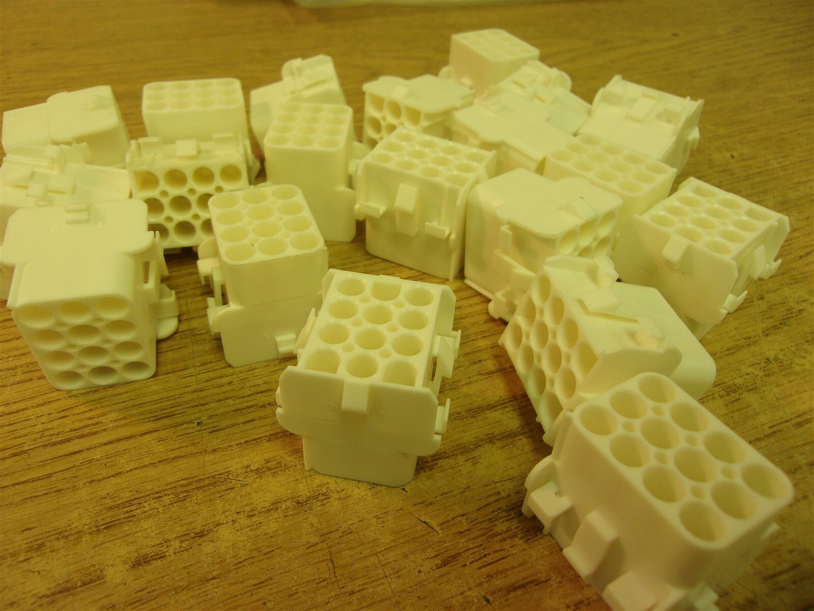 NEW TE Connectivity 350783-1 Amp Connector, Lot of 20 *FREE SHIPPING ...