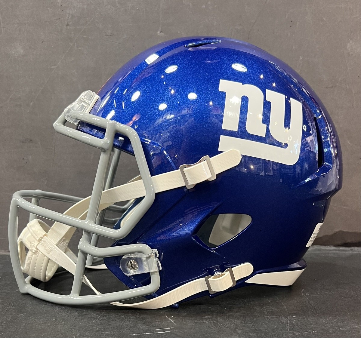 Giants Football Helmet Display New York Giants Riddell Speed Full Size ...