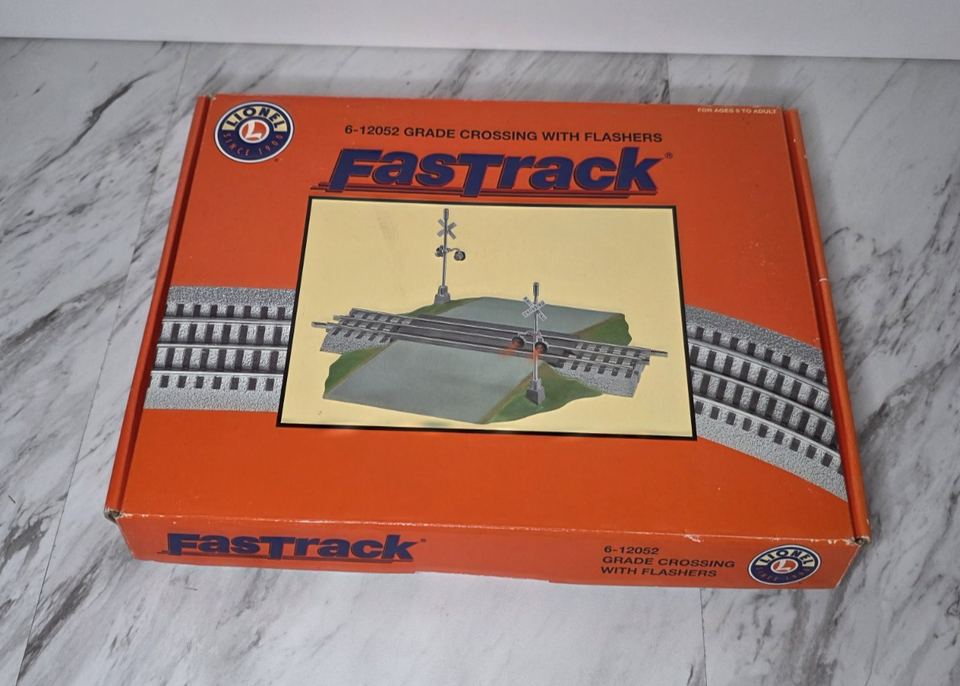 Lionel 6-12052 O Gauge FasTrack Grade Crossing with Flashers Train ...