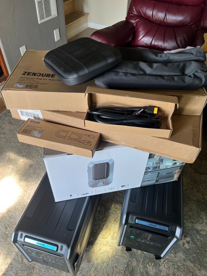 Zendure Smart Home Panel and two Zendure Superbase V Power Stations ...