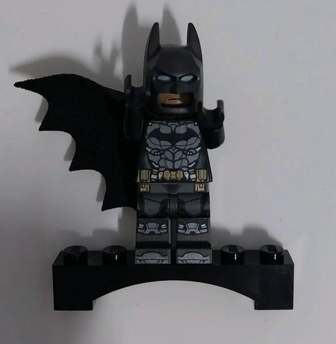 LEGO Batman 76112 Batman minifigure is in good condition | eBay