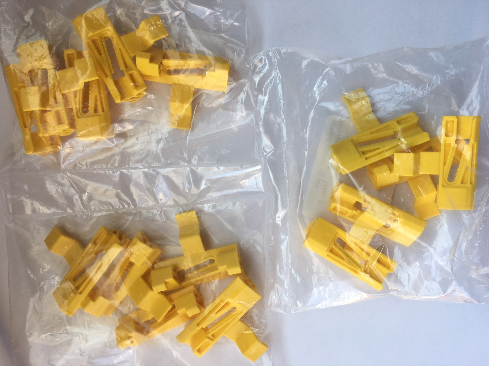 VOLVO S60, XC70,V70 WINDSHIELD MOULDING SIDE TRIM CLIP (6pcs kit ...