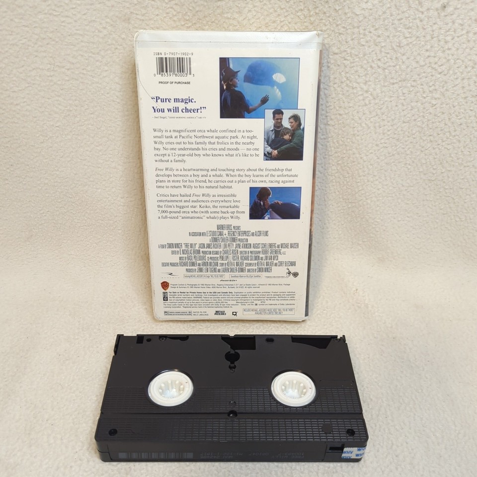 Free Willy VHS, 1993, Clamshell Warner Bros Family Entertainment ...