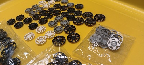 Huge Lot Of 77 LEGO Wheel Rim Covers Trims Hub Caps 5 Spoke Star ...