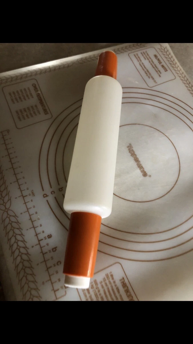 Tupperware Rolling Pin And Mat