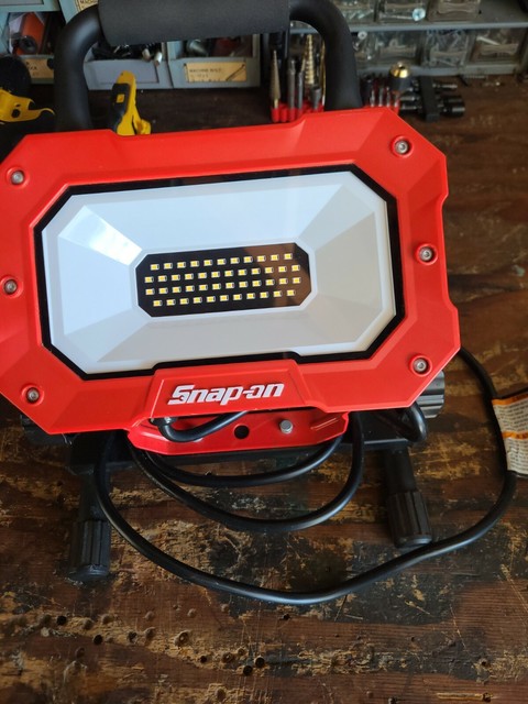 Snap On Portable Work Light 2000 Lumens 46 LED 25-Watt Indoor Outdoor ...