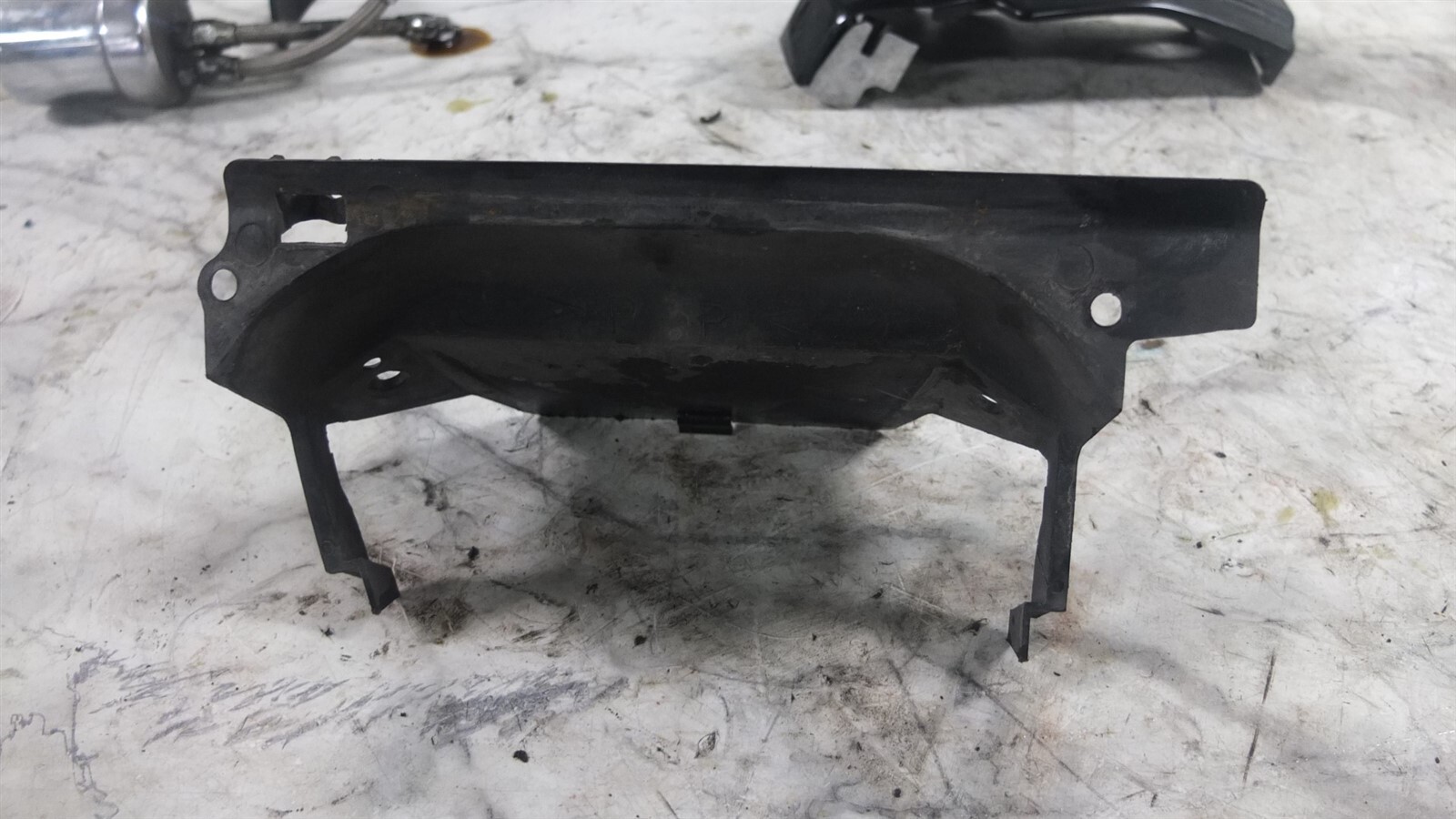 08 Yamaha XVS1100 XVS 1100 A V-Star Classic Rear Back Inner Fender ...