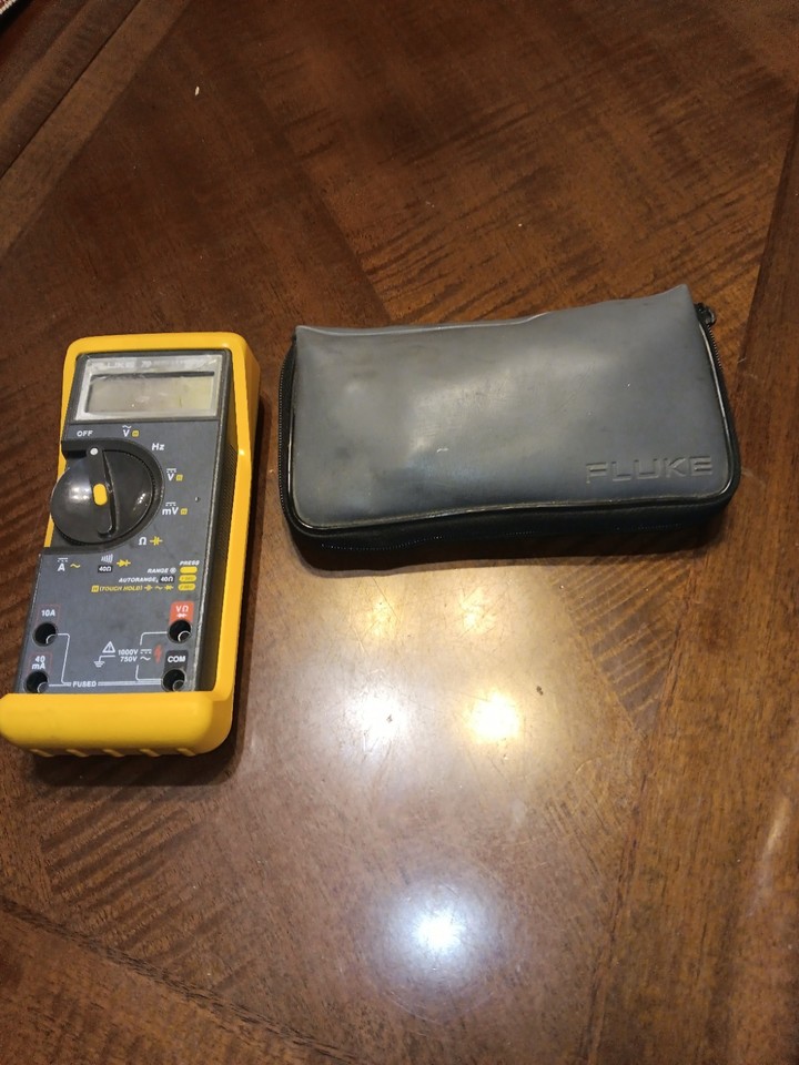 Fluke 79 Series II Multimeter with Extra Cords Manual & Bag *READ AS IS ...