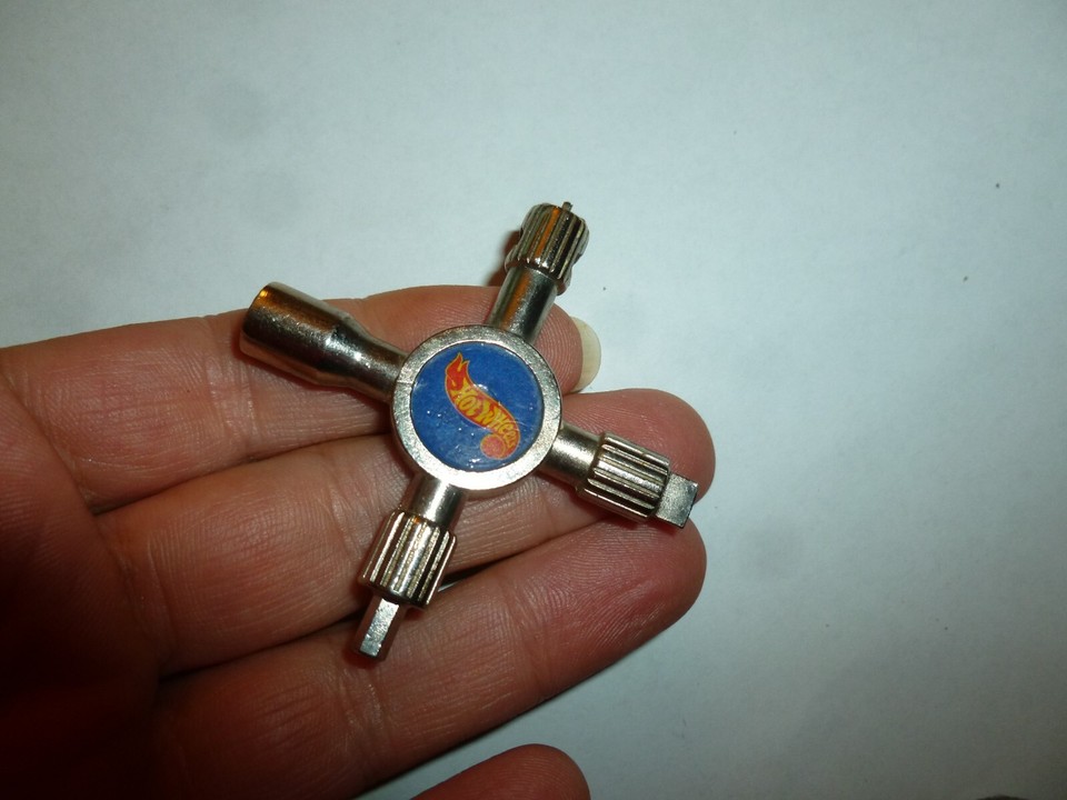 Hot Wheels Mechanix 4 Way Lug Allen Wrench Hex Nut Screwdriver Toy Tool ...