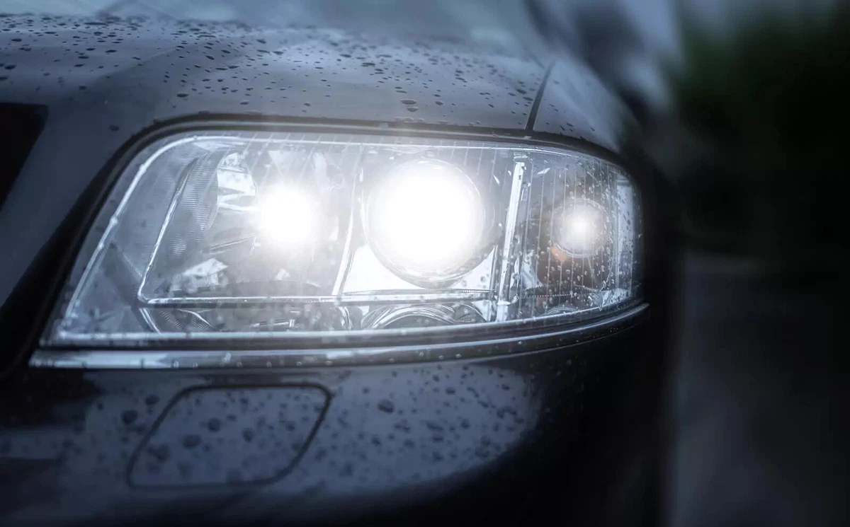 Signs That You Should Replace Your Headlights