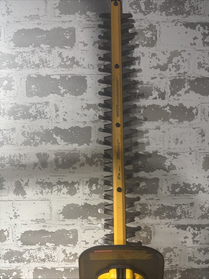 DEWALT DCHT820 20V MAX Lithium Ion Hedge Trimmer Tool Only | eBay